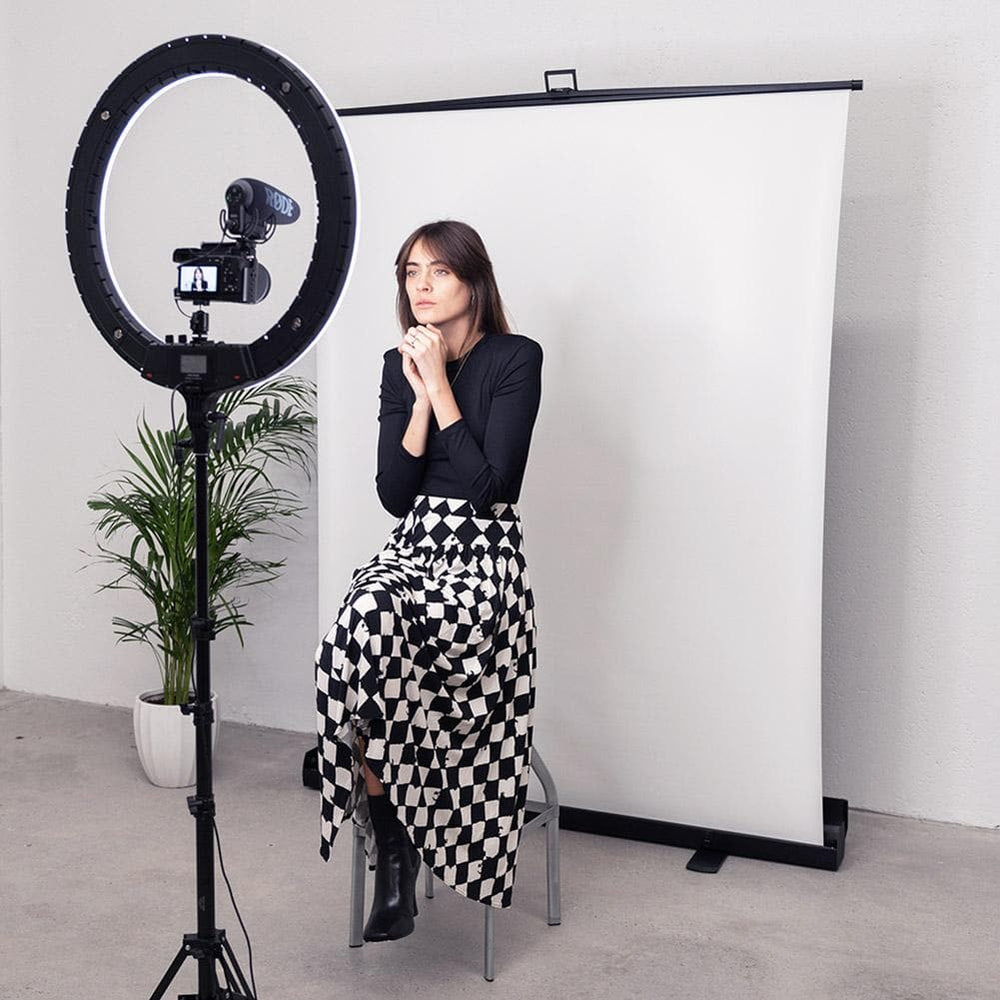 'Vlogger/Passport Master' Pull Up White Backdrop for Photography (148c