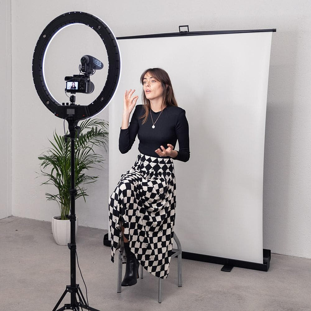 'Vlogger/Passport Master' Pull Up White Backdrop for Photography (148c